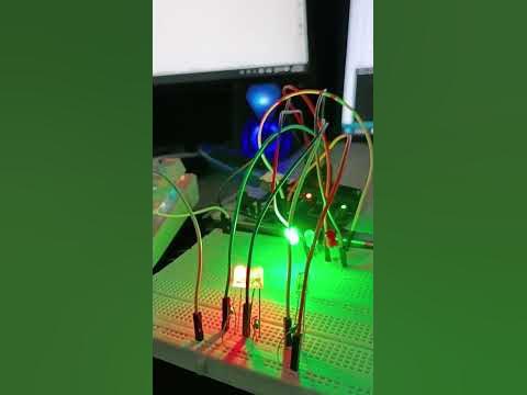 Two-Ways Traffic Light System #arduinoboard #led - YouTube