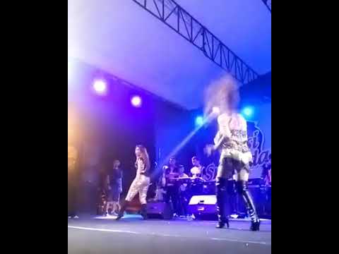Nita Thalia Joget Heboh, Atraktif dan Seksi (Over Knee Boots)