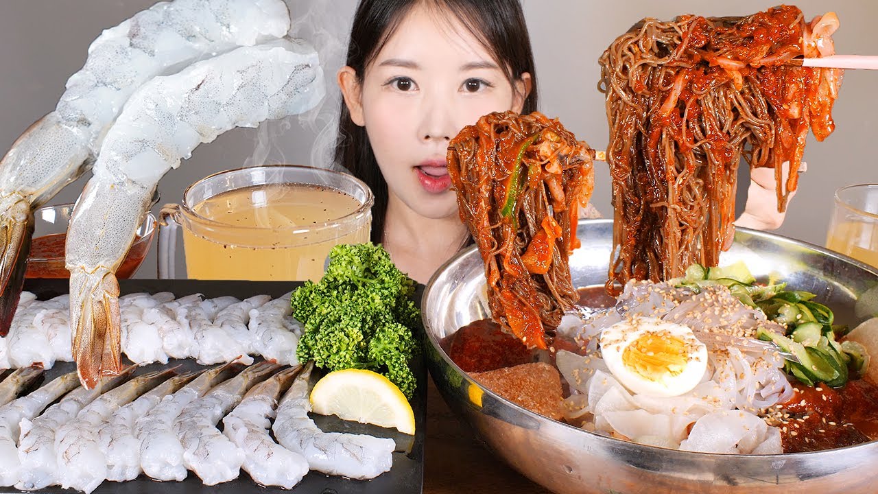 시원하게 맵부심🔥 해주냉면에 소스 듬뿍 넣고 오징어회, 생새우와 먹방 [eating show] mukbang korean ...