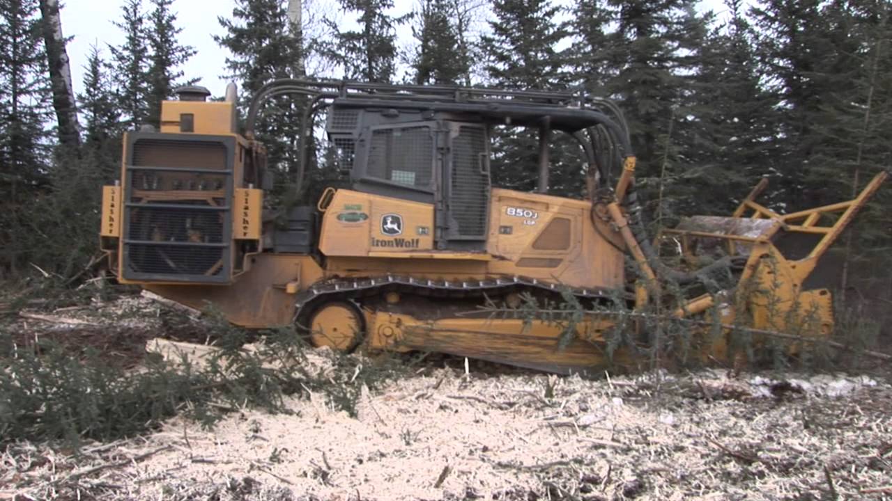 Iron Wolf Slasher SST 1040 - Mulching - YouTube