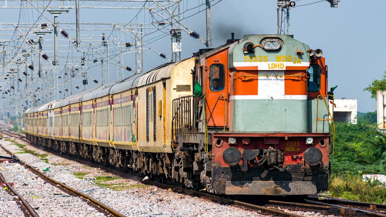 260+ KMPH SPEED ACTION RAJDHANI EXPRESS GANG EAST - YouTube