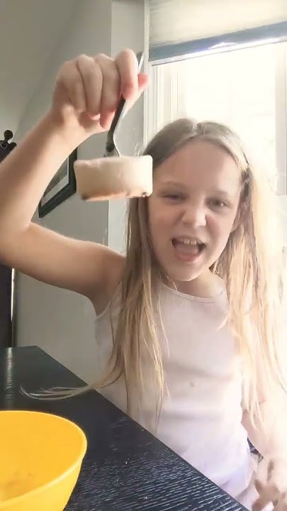 please comment Scott frenzel and no this is not key lime pie it's a Frozen m&m McFlurry - YouTube