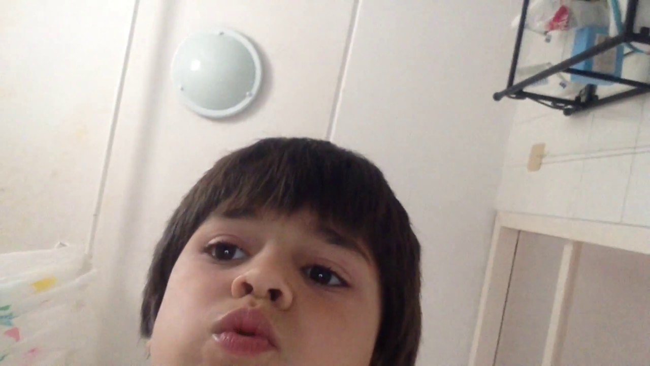 Hello this is my first vídeo - YouTube