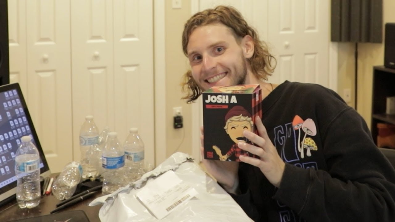TERRIBLE UNBOXING EP. 1 | Josh A Youtooz, Jake Hill Merch, Beyblade ...