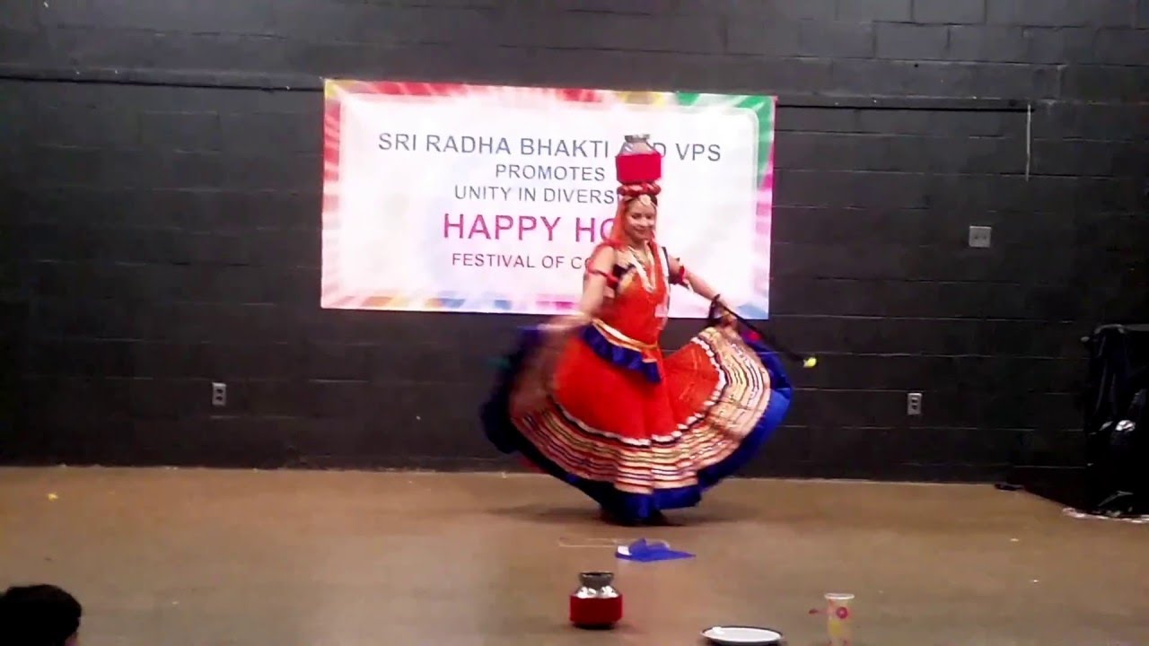 Rajasthani dance - with fire pot on the head - YouTube