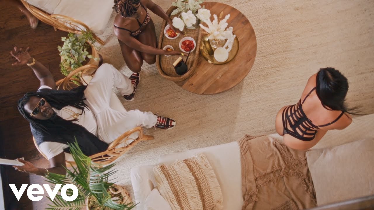 Joni Blu - THATS WHAT I NEED (Official Music Video) ft. Nelle - YouTube