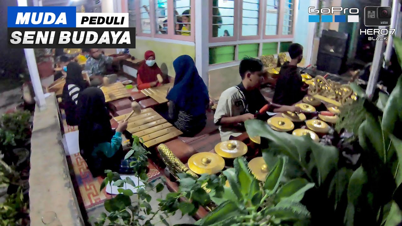 Gending Jawa Dengan Para Pengrawit Muda Yang Sadar Budaya | Surya ...