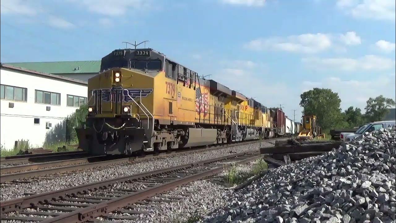 UP 7379 at Highland Park, IL - YouTube