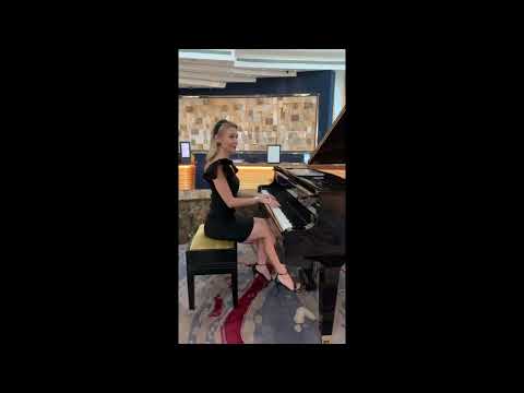 Pianist 13005