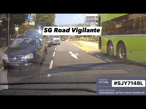 4jul2022 #SJY7148L vw jetta reversed into #GBJ1788C toyota dyna while waiting at the junction