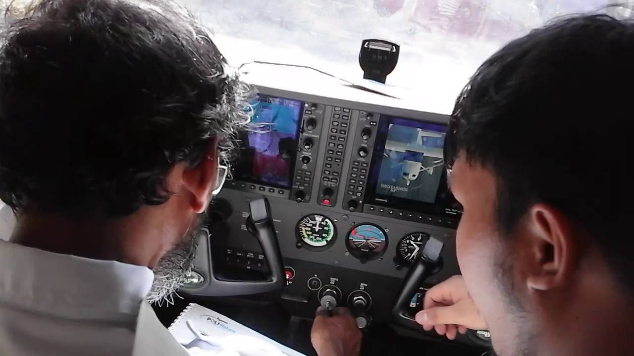 POLIBATAM AERO TRAINING / 2. RUN UP ENGINE - CESSNA 172 SP / SKYHAWK ...