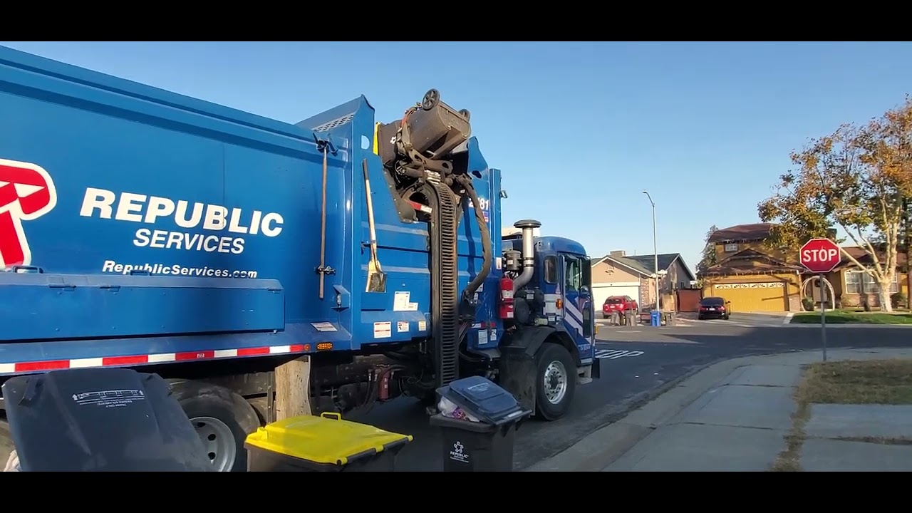 2481 Peterbilt 520 McNeilus ZR garbage truck Jesus took a video of me I ...