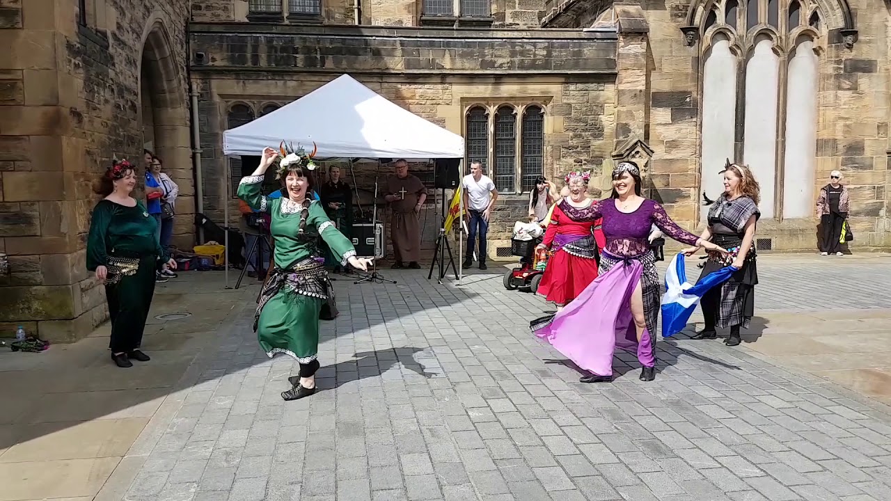Treubh Dannsa at the Battle of Falkirk Day, dancing to Tu Bardh by ...