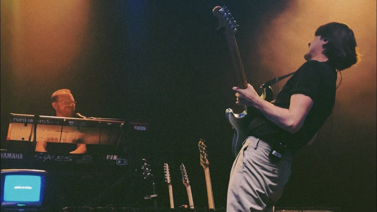 Patrick Droney - Caroline (Live) - YouTube