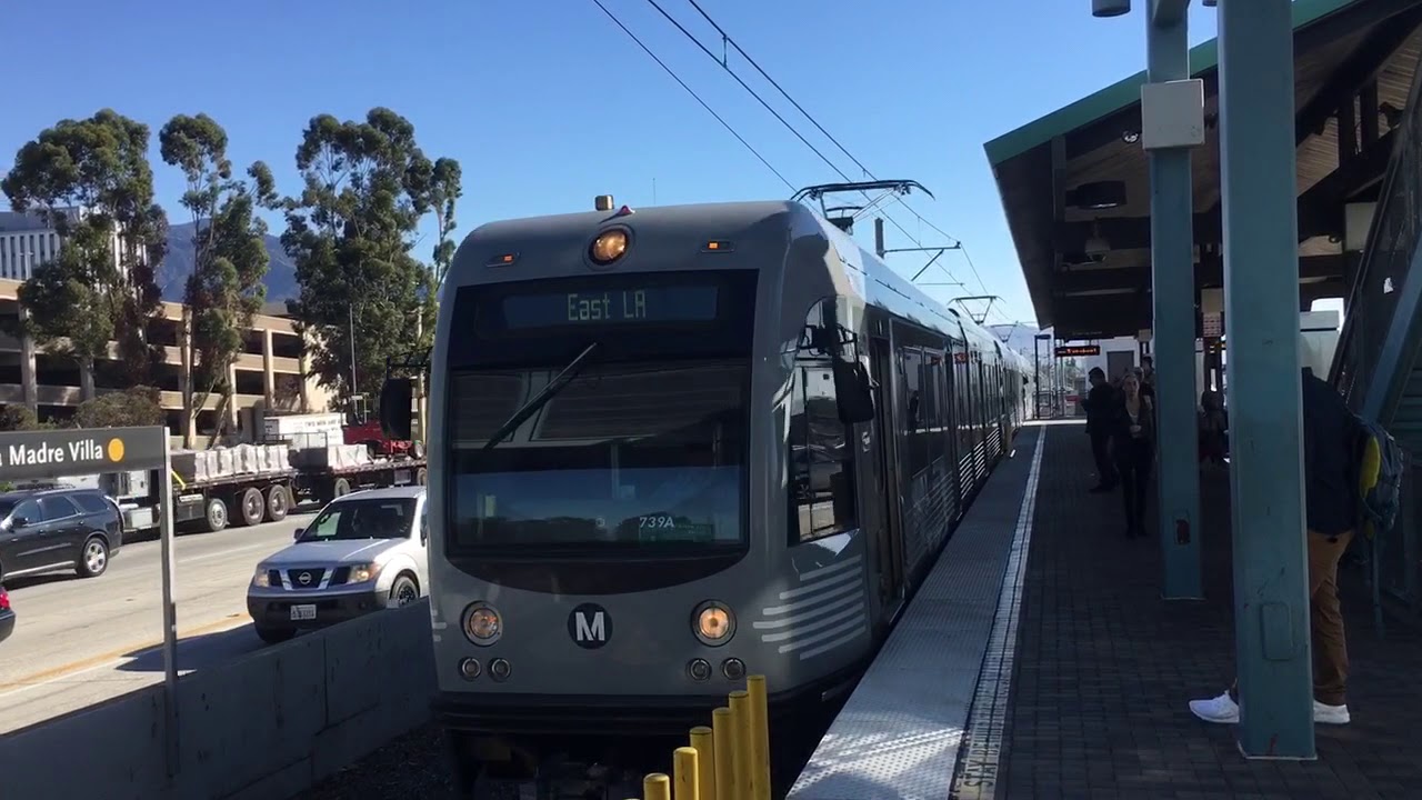 Gold Line Train 金线火车进站 - YouTube