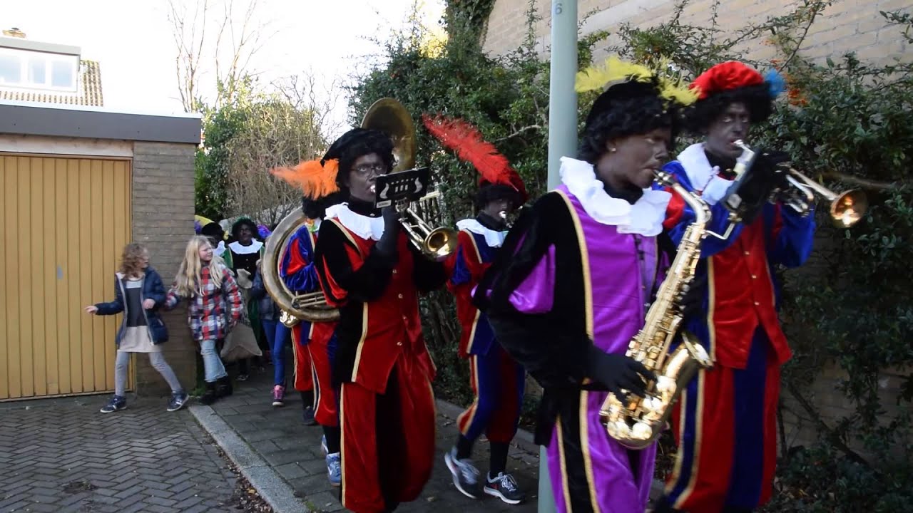 Pietenband in Middenhoeve 2015 - YouTube