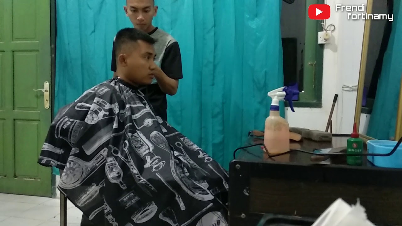 PROSES CUKUR RAMBUT PRAJURIT - YouTube