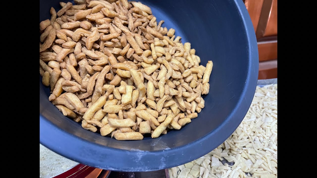 FRYING OF THE CRISPY MILKY CHIN CHIN - YouTube