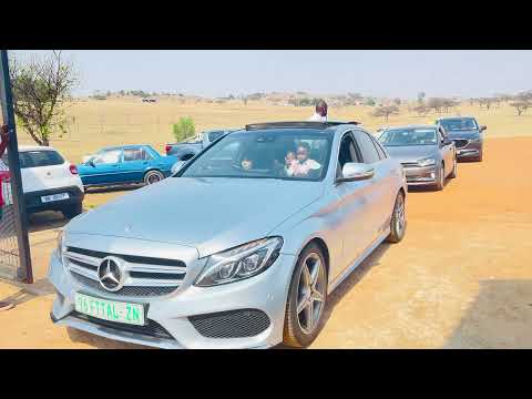 Arriving of the Groomsmen and Bridesmaids