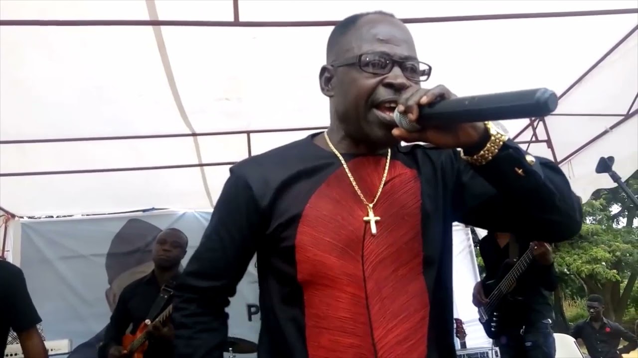 Amakye Dede live performance 1 - YouTube