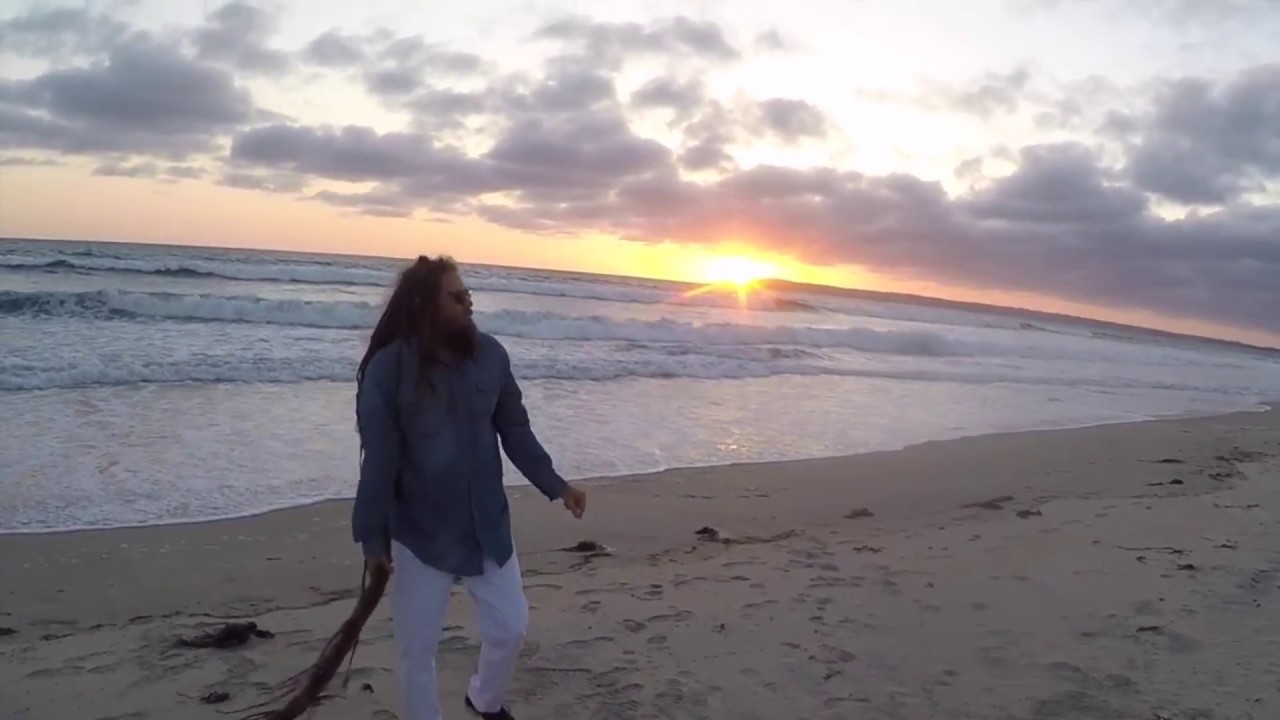 Maka Roots - Never Fade Away (Official Video) - YouTube