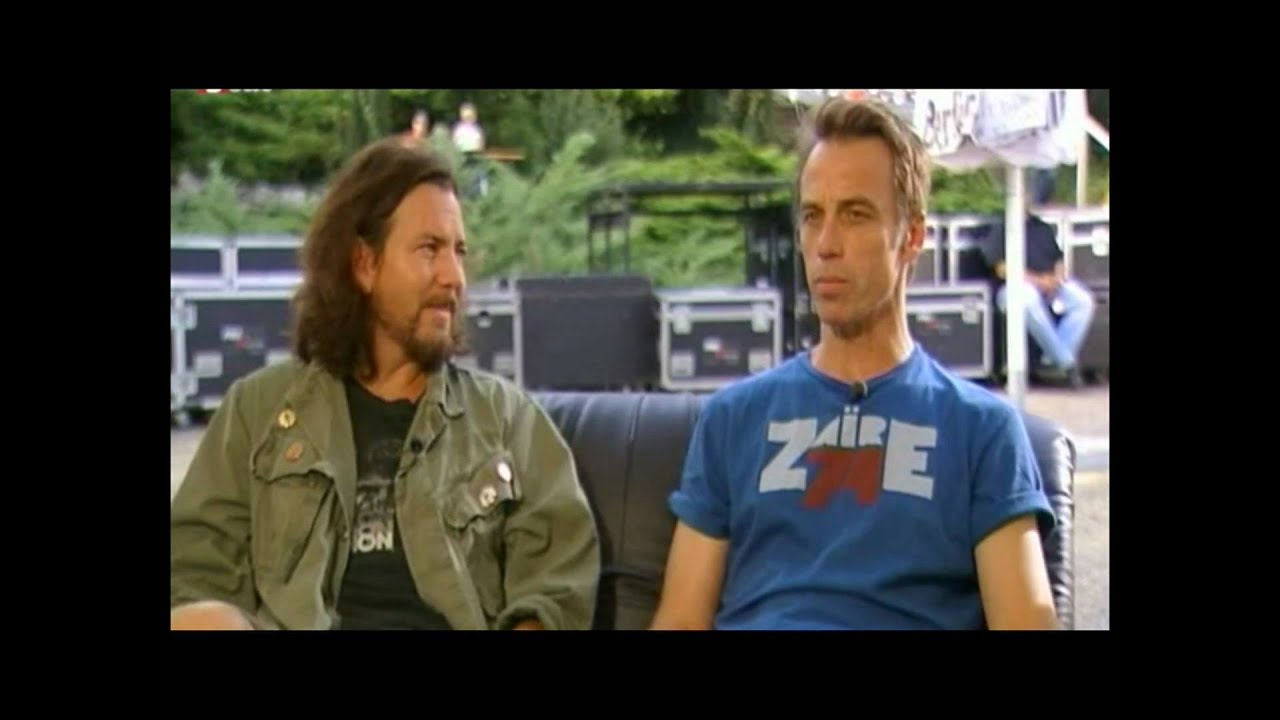 Interview pt 1 (Pearl Jam, Berlin 2009) - YouTube
