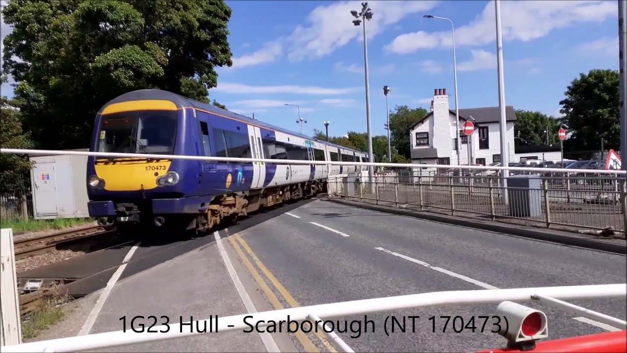 Walton Street Level Crossing (17/07/2020) - YouTube