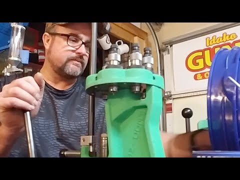 Redding T7 Turret Press, Resizing 9mm cases and Chatting with Viewers ...