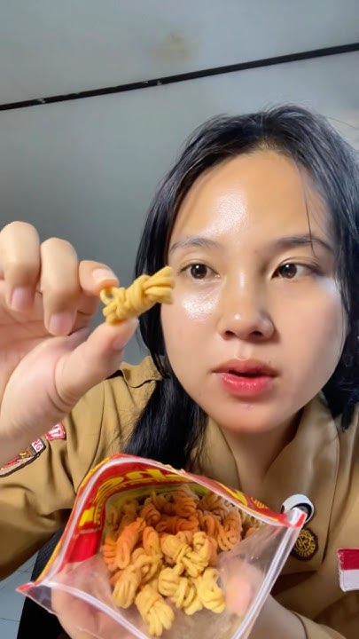 Mie Gulung dari Gehel Snack ini emang gak ada lawan, order langsung dikeranjang video ini ya 😋 ...