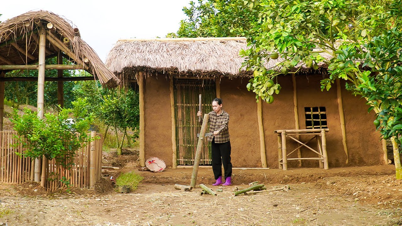 20-year-old single mother builds bed and fixes house for two young children to start new life ...