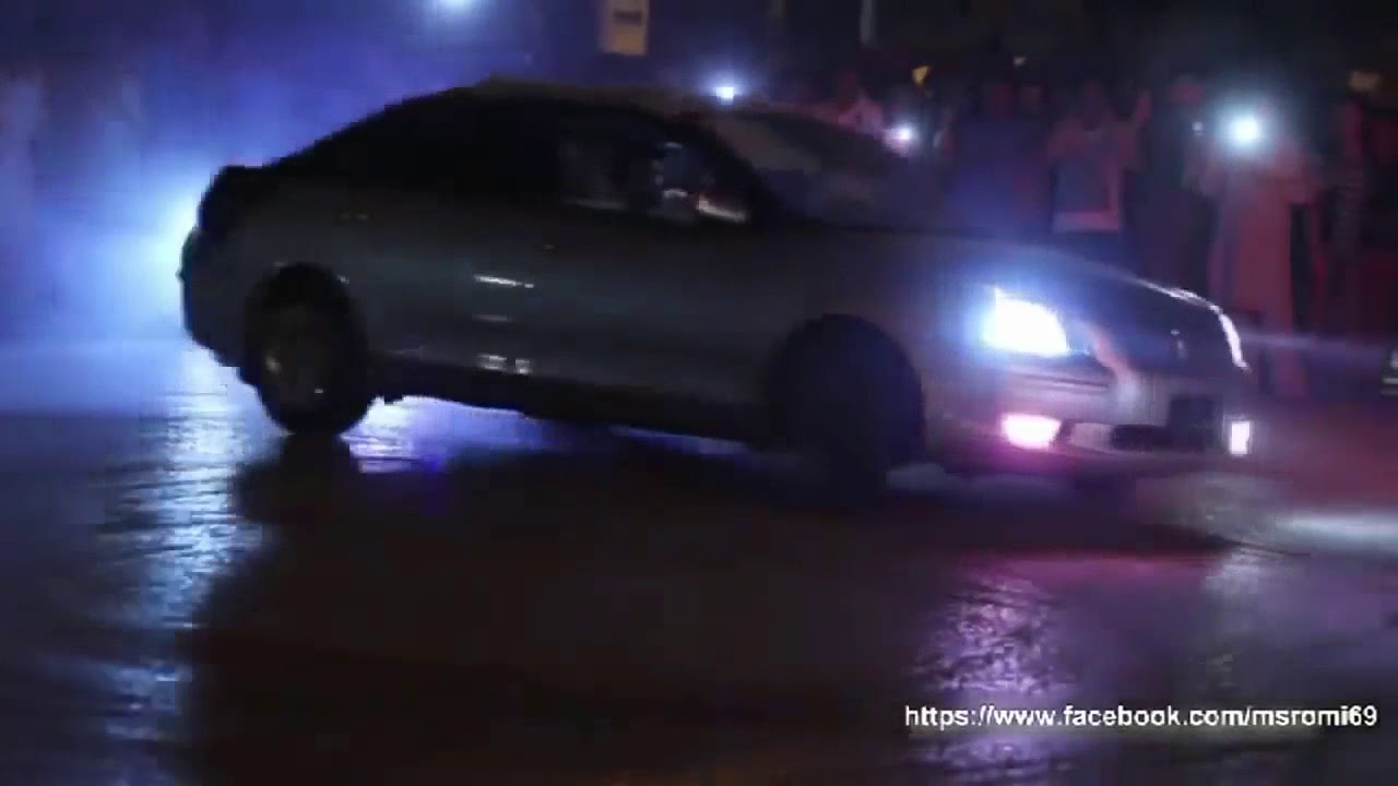 Drifting Cars In Pakistan On Independence Day 2017|| dha lahore|| honda ...