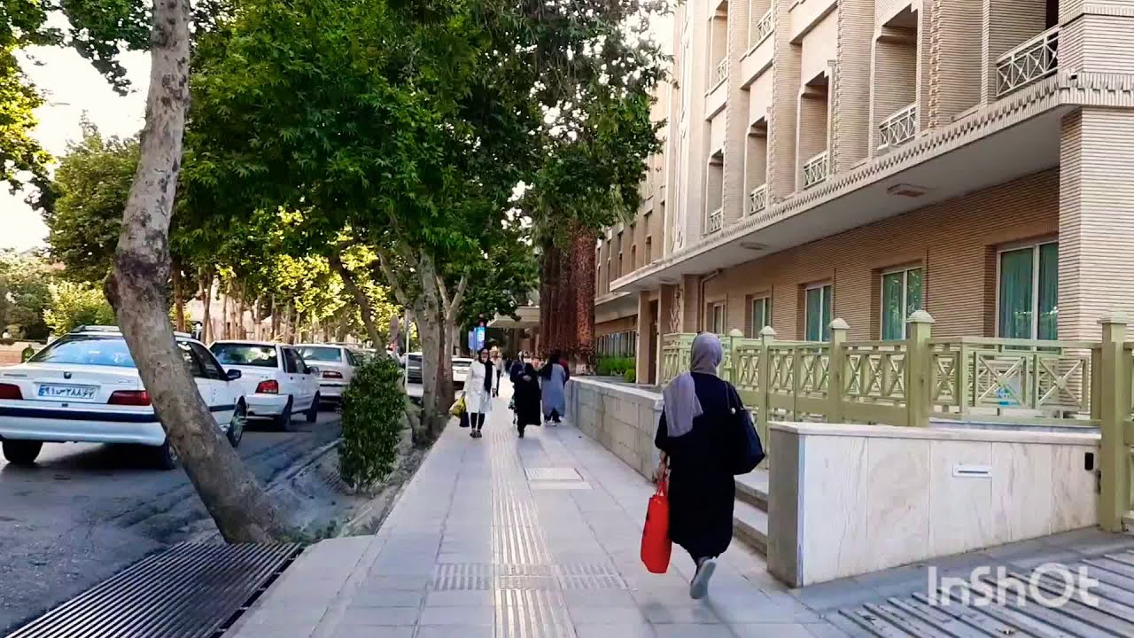 Walking around Isfahan Iran (song: mandegar by Moein) اصفهان زیبا با ...