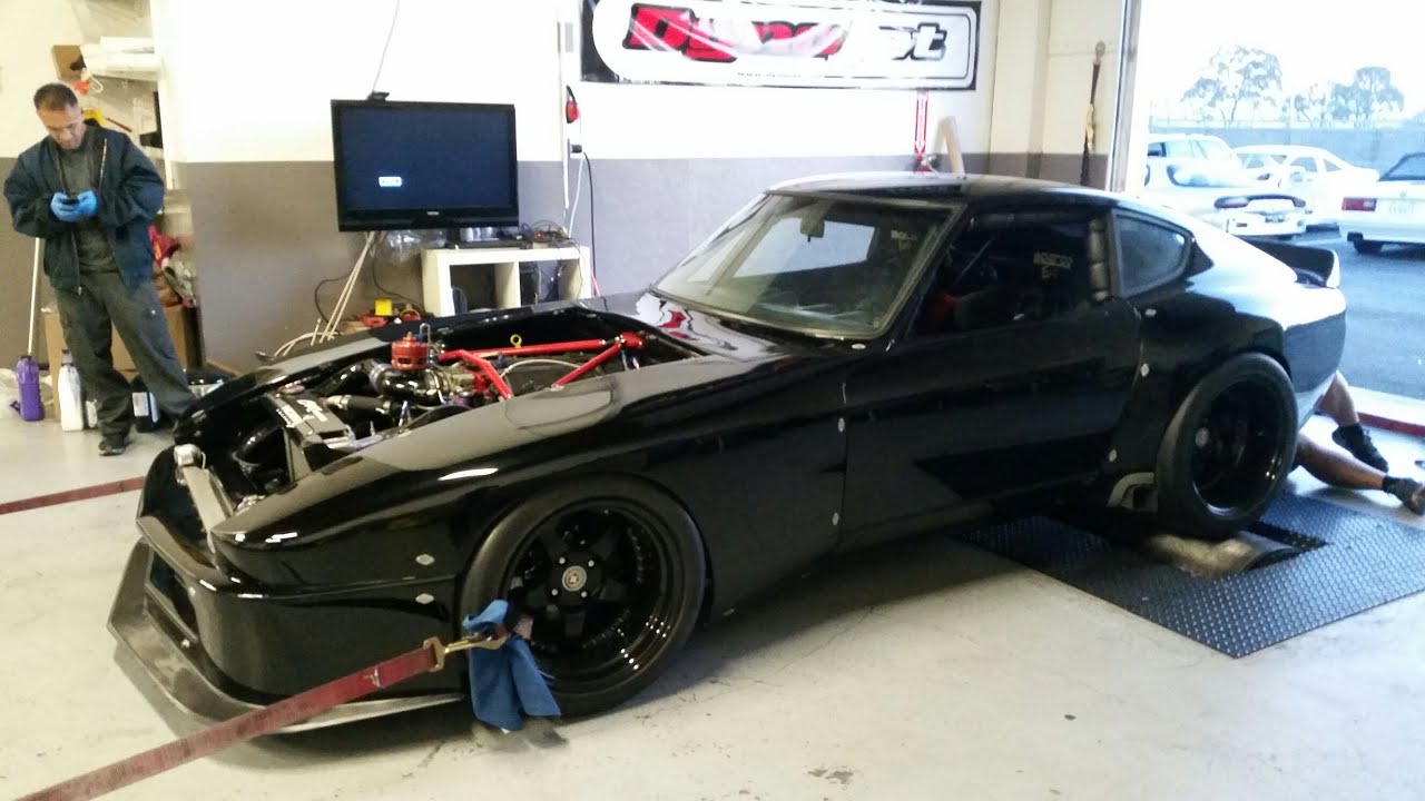 Datsun 240z 786rwhp dyno run - YouTube