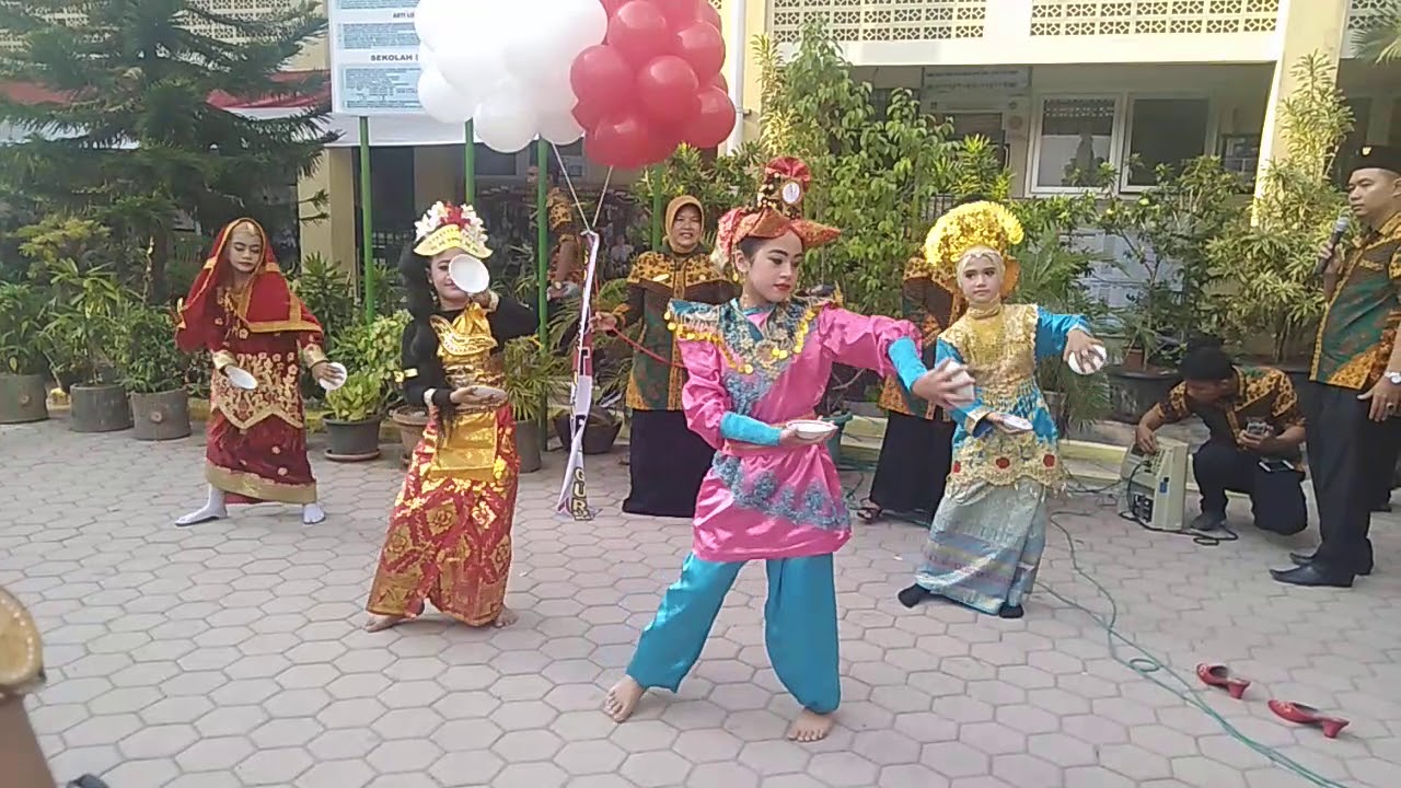 Tari piring Sumatera Barat - YouTube