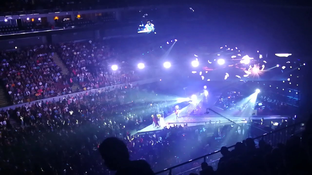 R3.0 Concert - Follow The Sun - YouTube