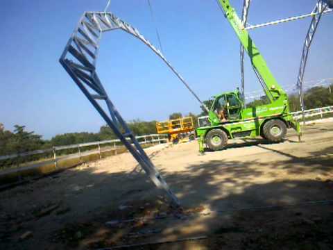 Merlo 4521 mcss crane spettacolare - YouTube