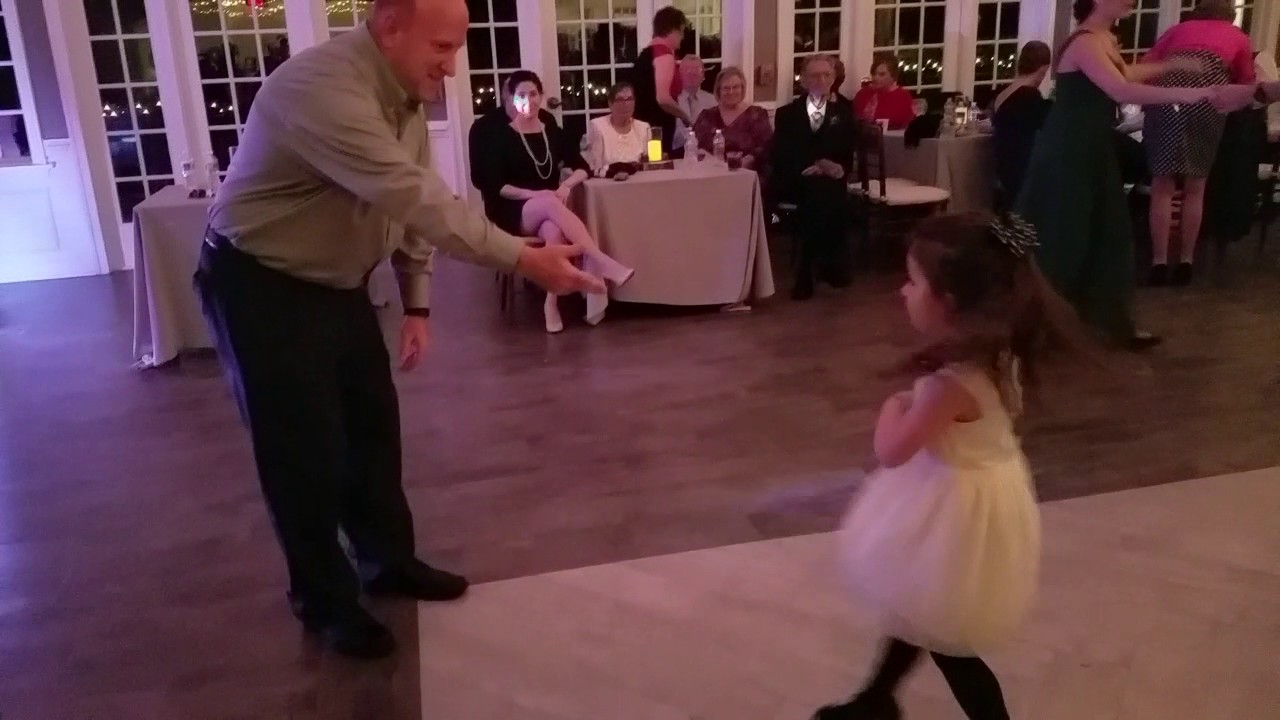 Cute Cousin Dancing - YouTube