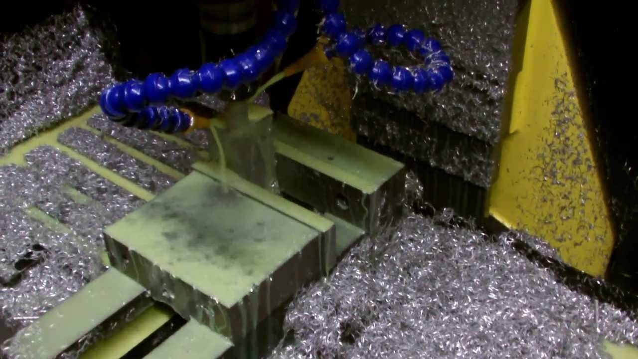 Syil x7 bt30 cnc milling aluminium - YouTube