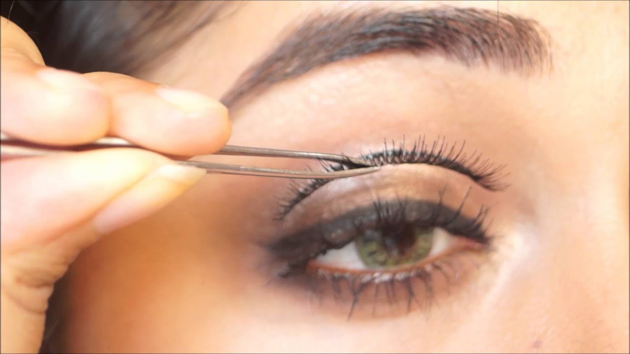 False Lashes Tutorial : How to apply and remove false eye lashes ...