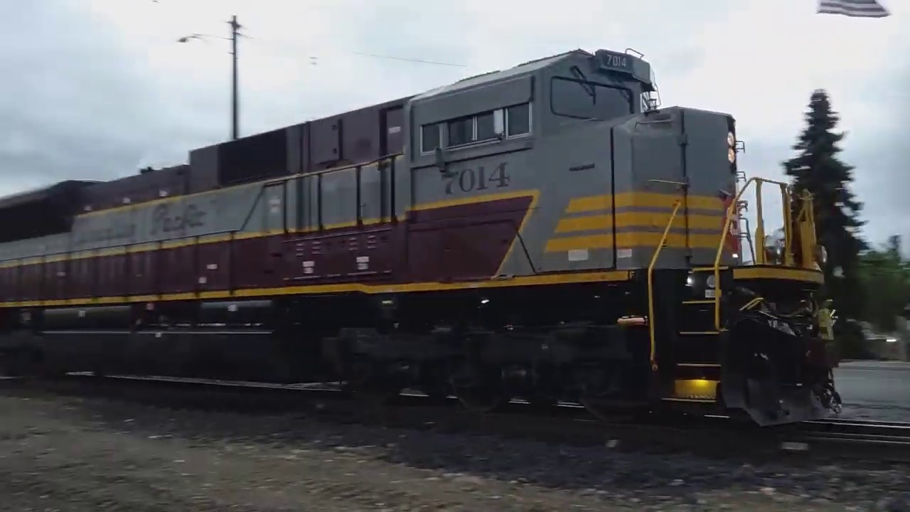 Canadian Pacific 7014 rolled through! - YouTube