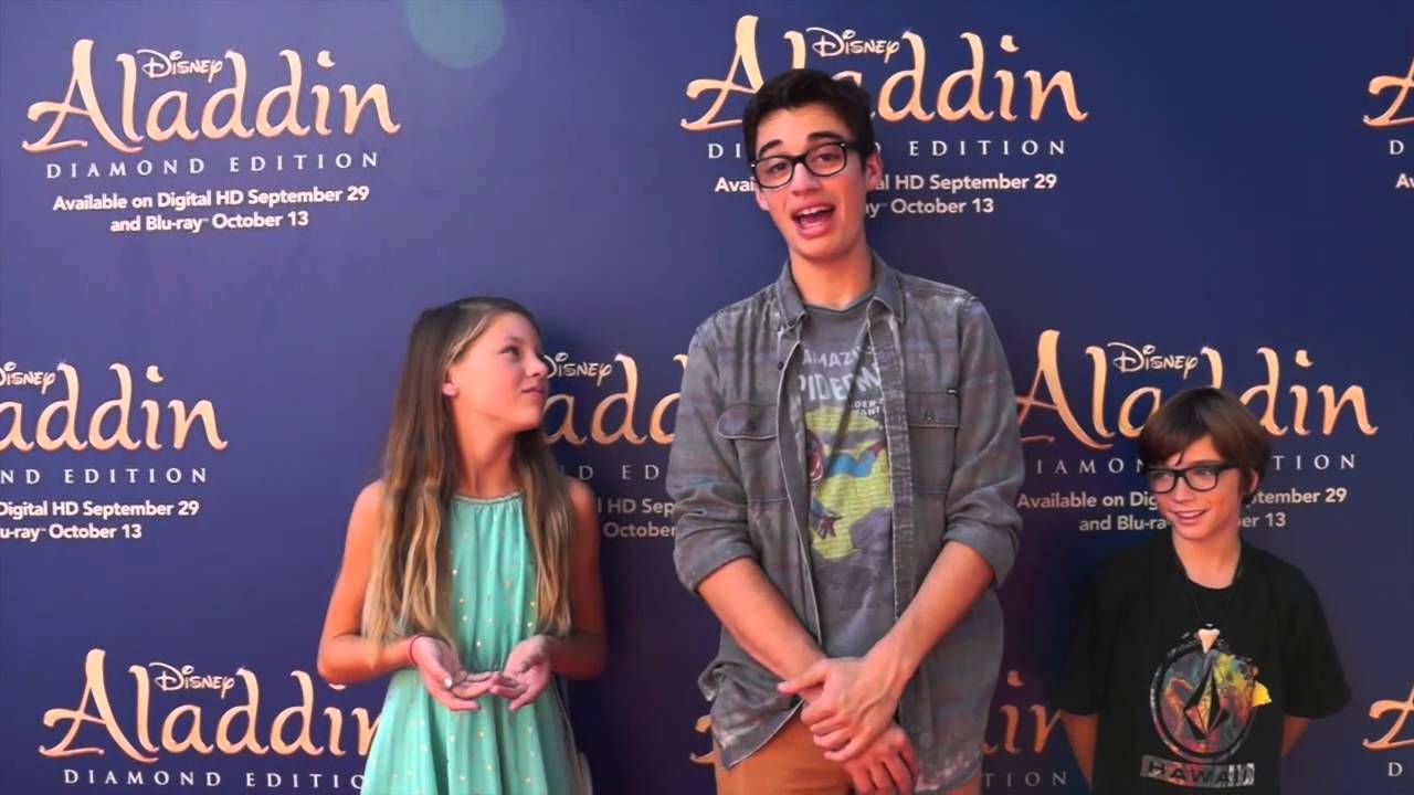 Interviewing the Voice of Aladdin Scott Weinger - YouTube