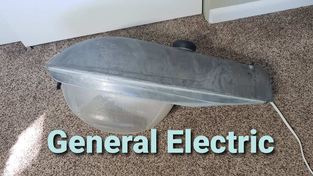 General Electric M250r1 100w sodium Street light. - YouTube