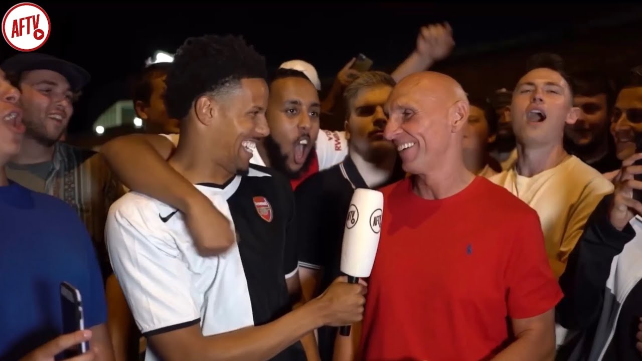 The new best chant in the Premier League… - YouTube