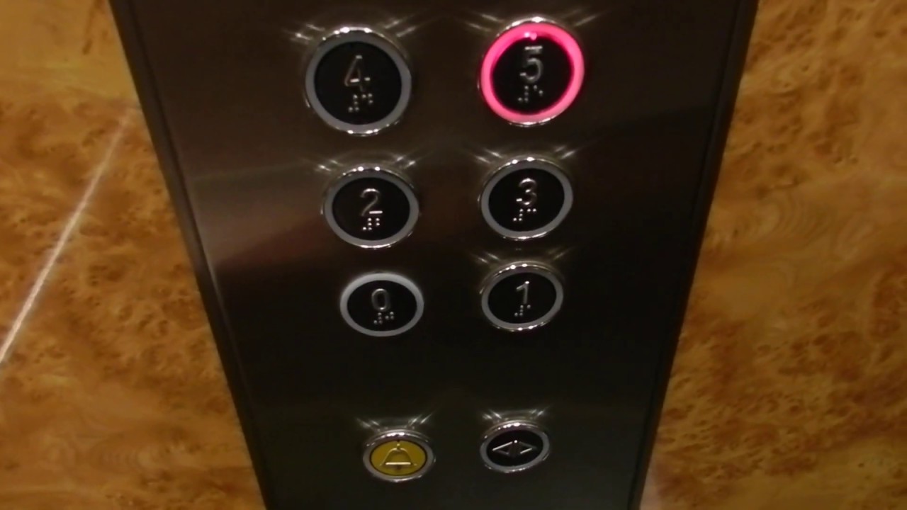 Nice little EMR elevator, Nice, France - YouTube
