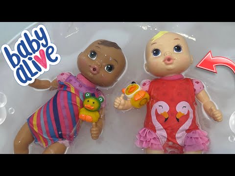 BABY ALIVE newborn girls swimming in the Bath 🛁