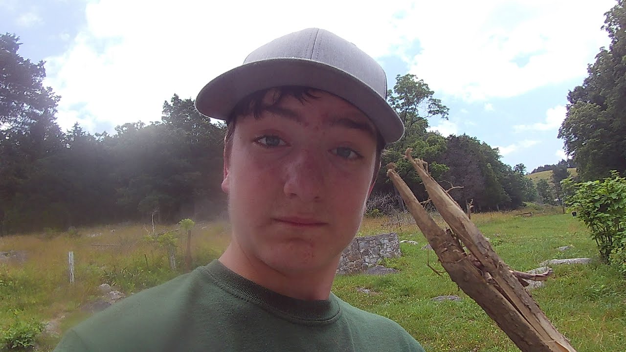 Frog gigging with HOMADE frog gig! - YouTube