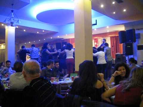 ΠΡΩΤΟΧΡΟΝΙΑ 2014 ΜΠΙΛΑΚΟΣ & ΒΙΤΖΗΛΑΙΟΣ ΣΤΟ ΚΕΝΤΡΟ ΑΙΓΑΙΟ ΝΑΞΟΣ - YouTube
