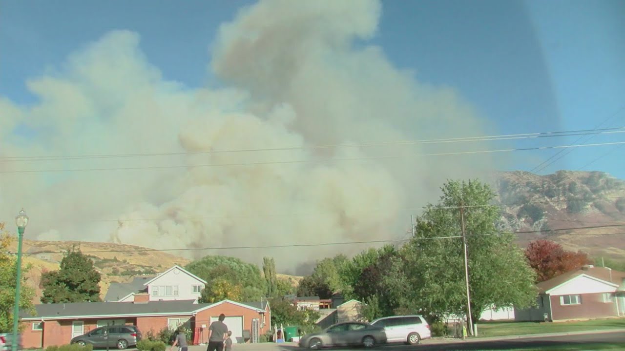 Fire crews battle brush fire in Orem - YouTube