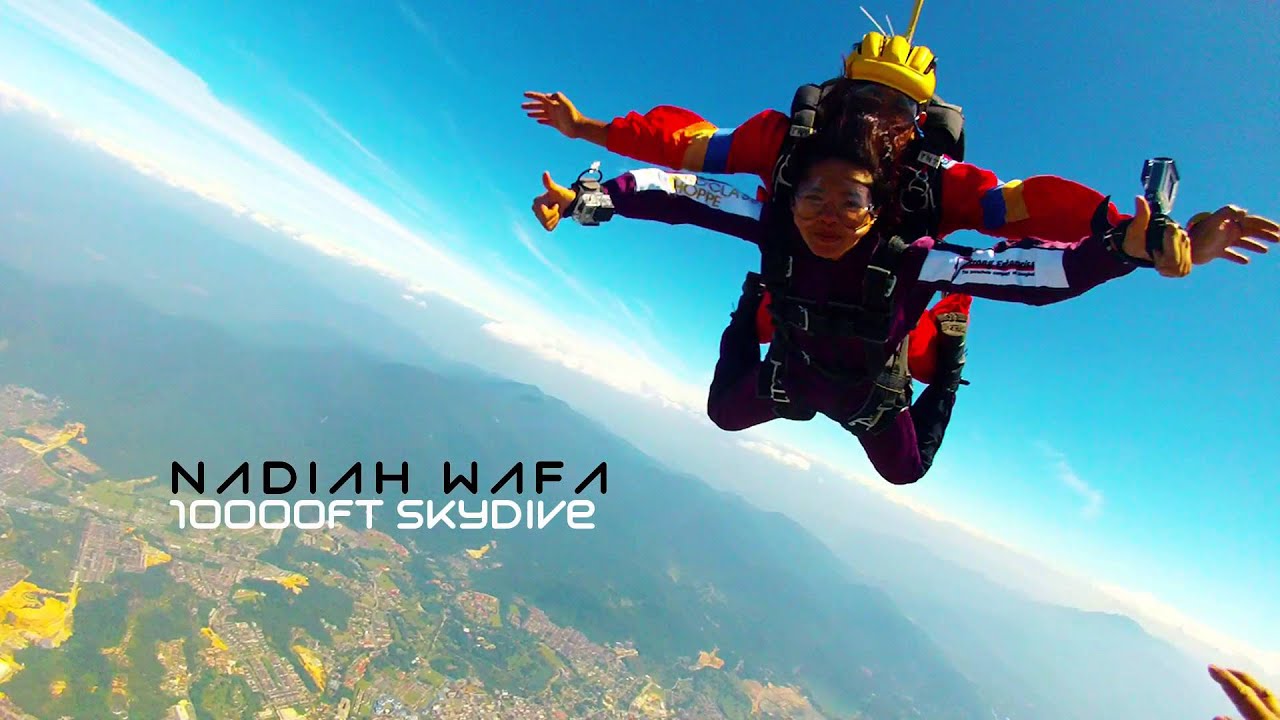 Nadiah Wafa - Tandem Skydive 10000ft at Taiping, Perak. - YouTube