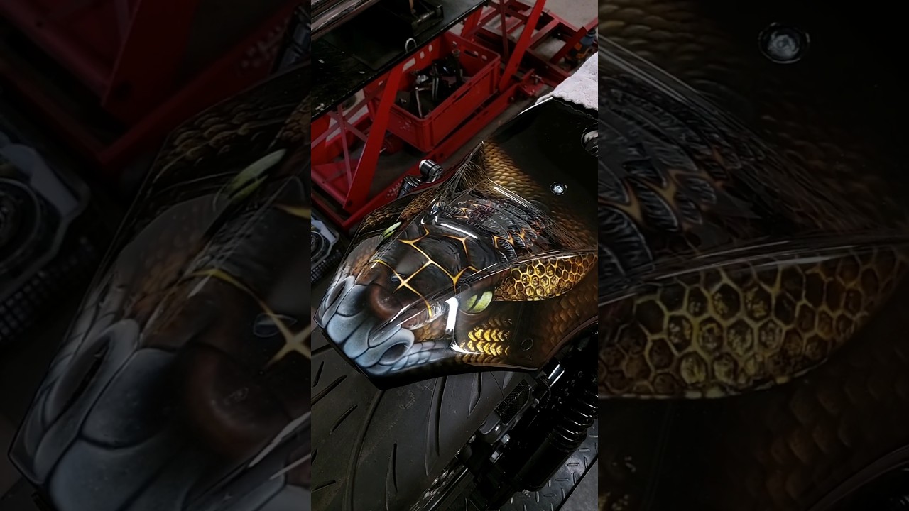 #airbrush project #snake on a #harleydavidson #vrod - YouTube